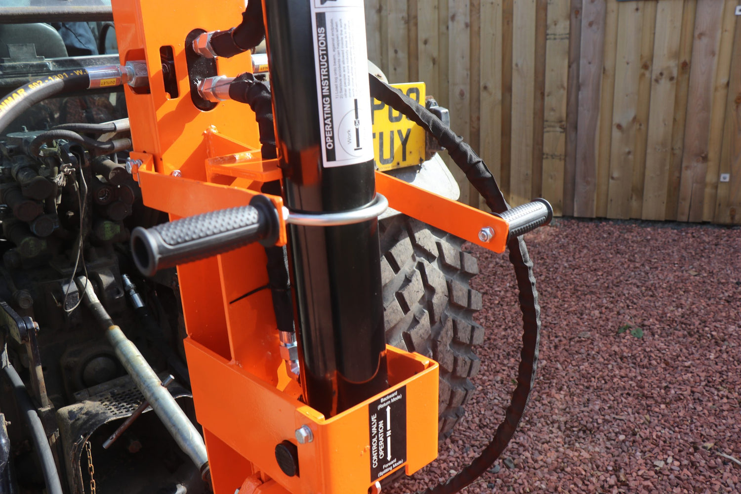 Venom 14 Ton Tractor Mounted Log Splitter | Rock Machinery